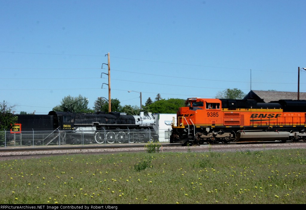 BNSF 9385 CB&Q 5631